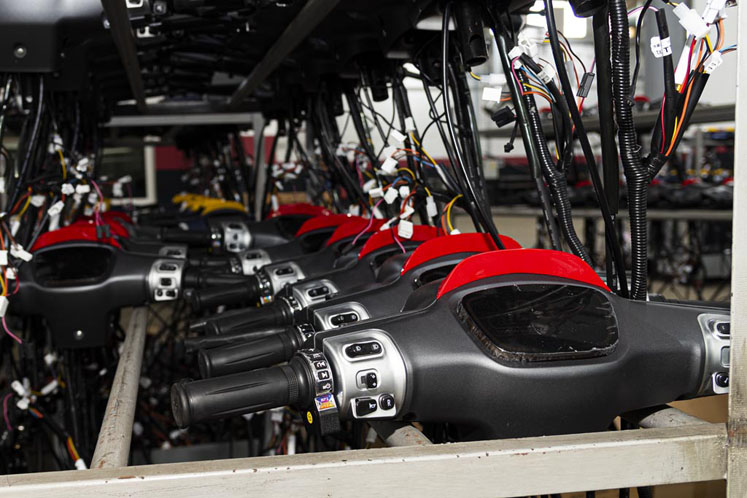 Vedca y sus vehículos eléctricos en Cuba - Televisión - Media Prensa Latina